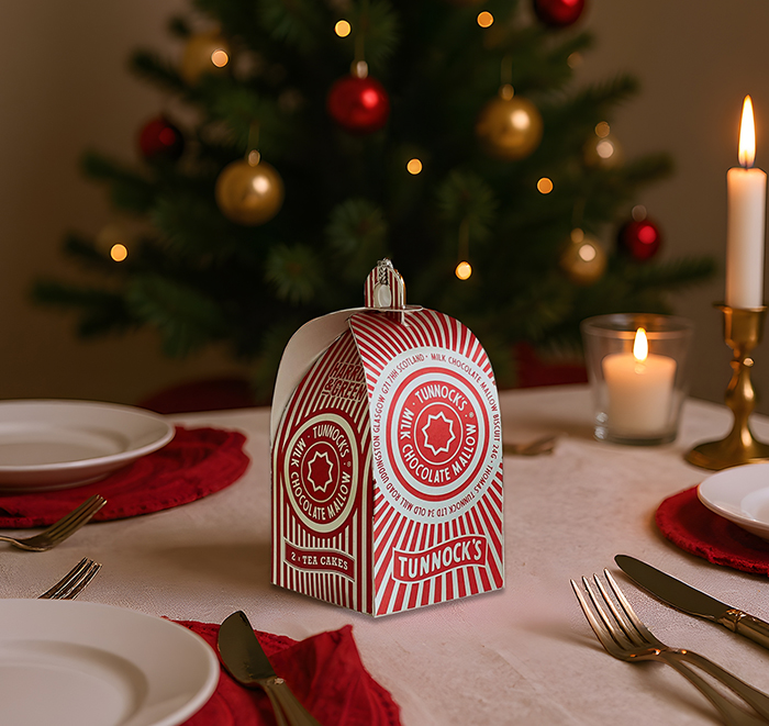 Harrow & Green – Tunnock’s – Tea Cake Christmas Bauble – 40x60g ...